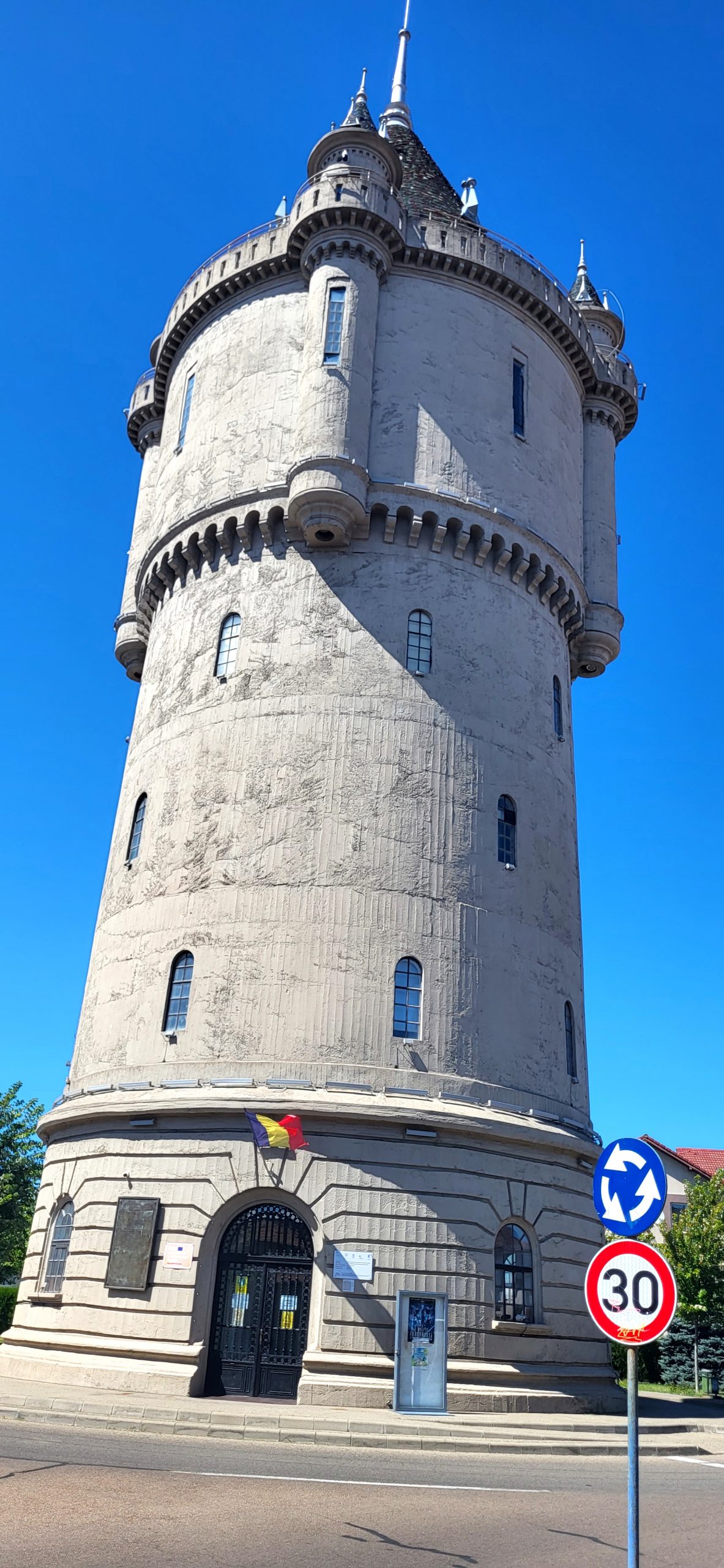 Castelul de apă - Tourist Attractions in Drobeta Turnu Severin - Land ...